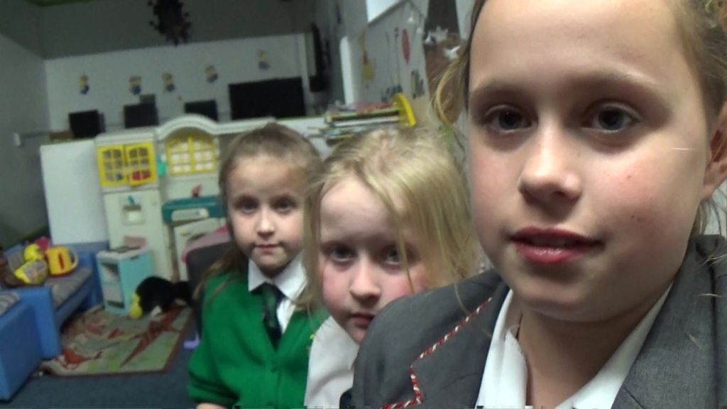 What is selective mutism? Girls help sister to communicate - BBC Newsround