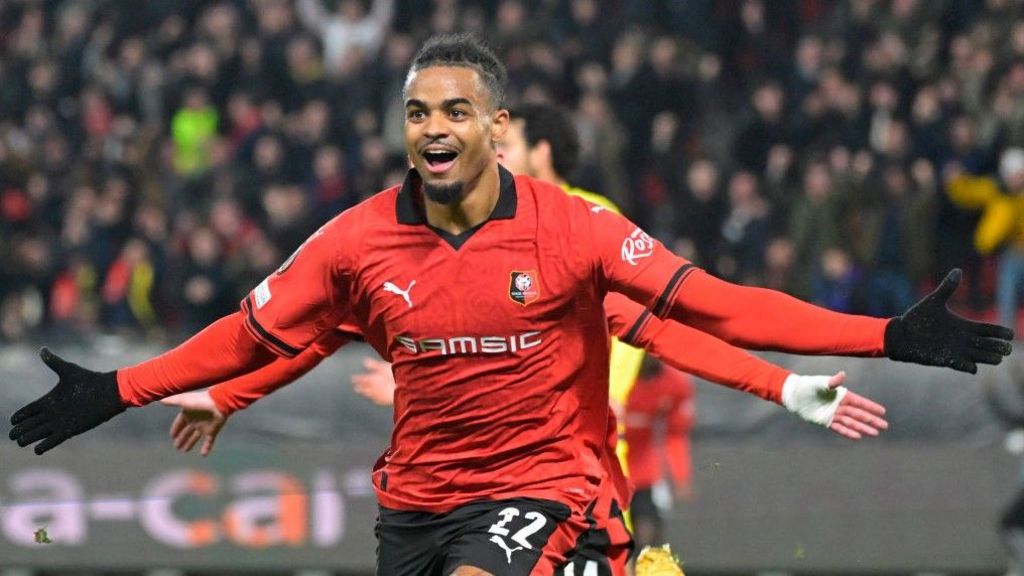Burnley looking to sign Lorenz Assignon from Rennes - BBC Sport