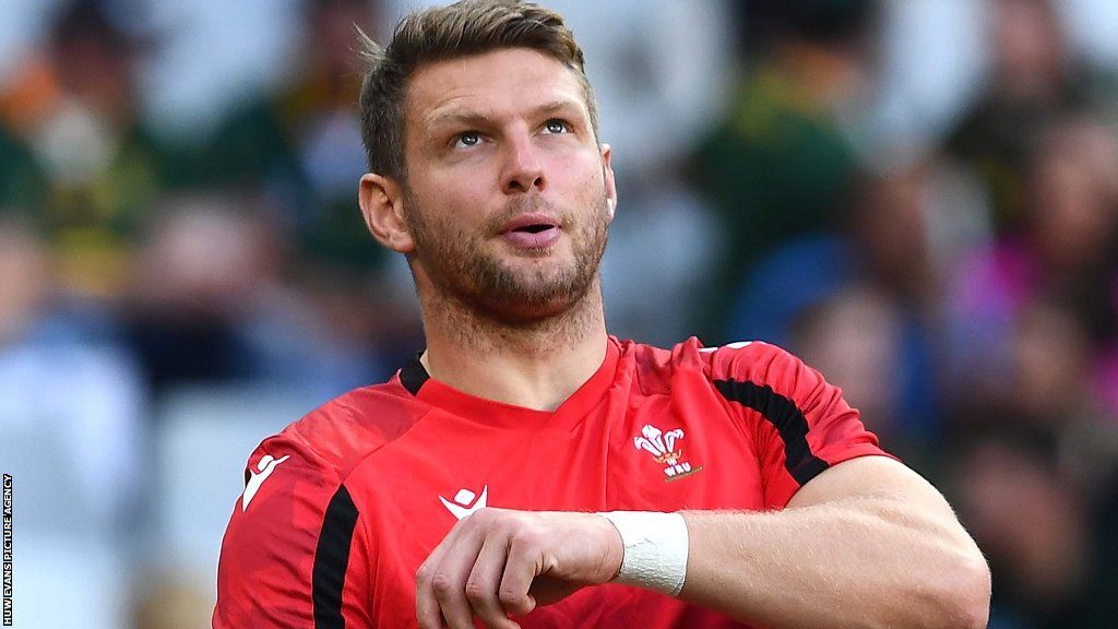 Dan Biggar: Wales fly-half on winning side on Toulon debut - BBC Sport