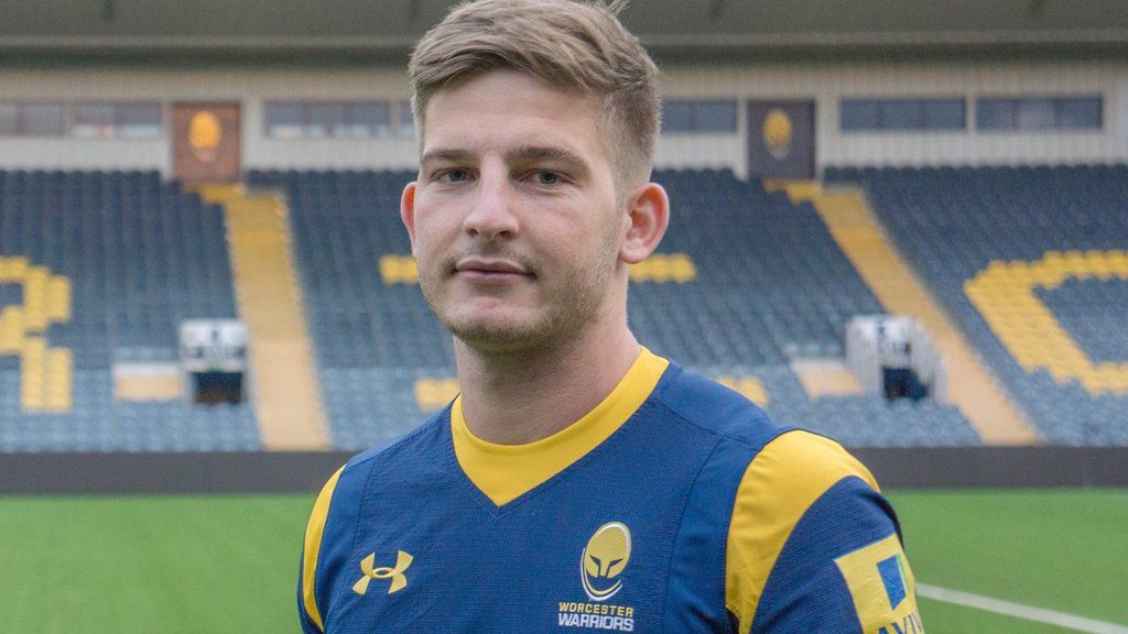 Worcester Warriors: Perry Humphreys agrees new deal at Sixways - BBC Sport