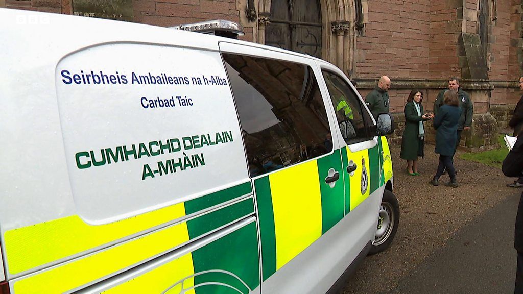 Seirbheis carbad-eiridinn slàinte-inntinn ga leudachadh - Naidheachdan ...