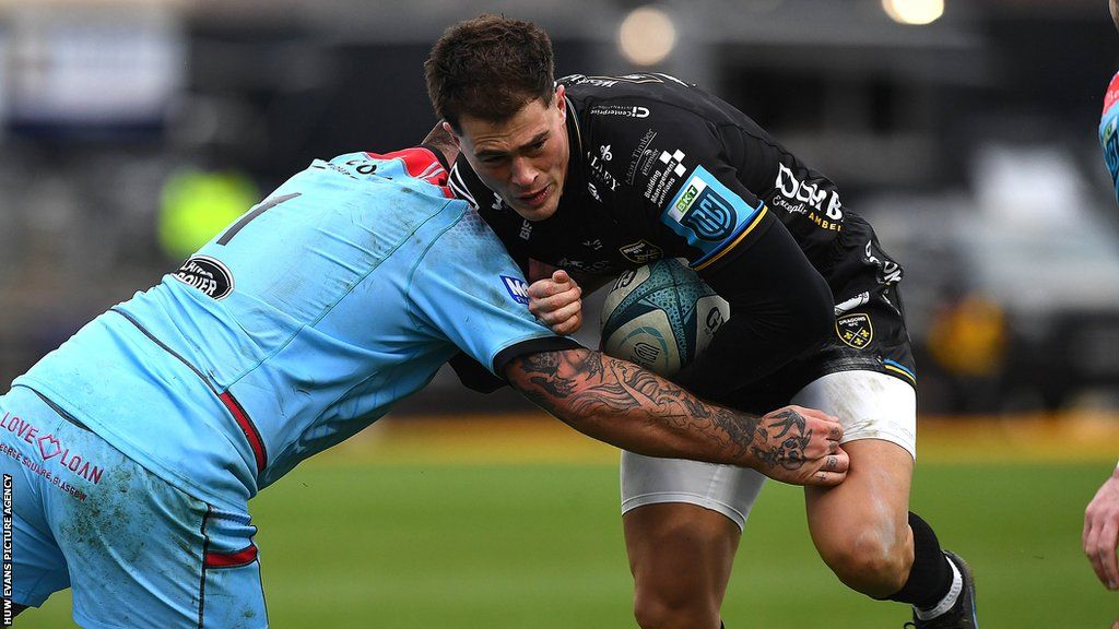 Jared and Ewan Rosser: Brothers sign new contracts with Dragons - BBC Sport