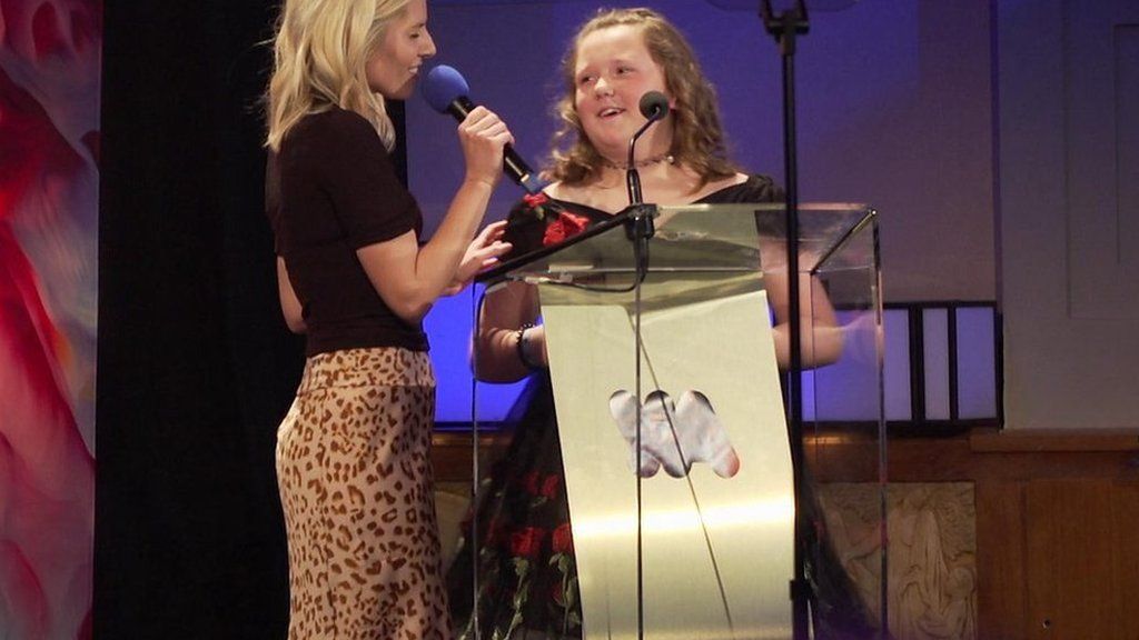 ARIAS winner gives us her advice for budding radio stars - BBC Newsround