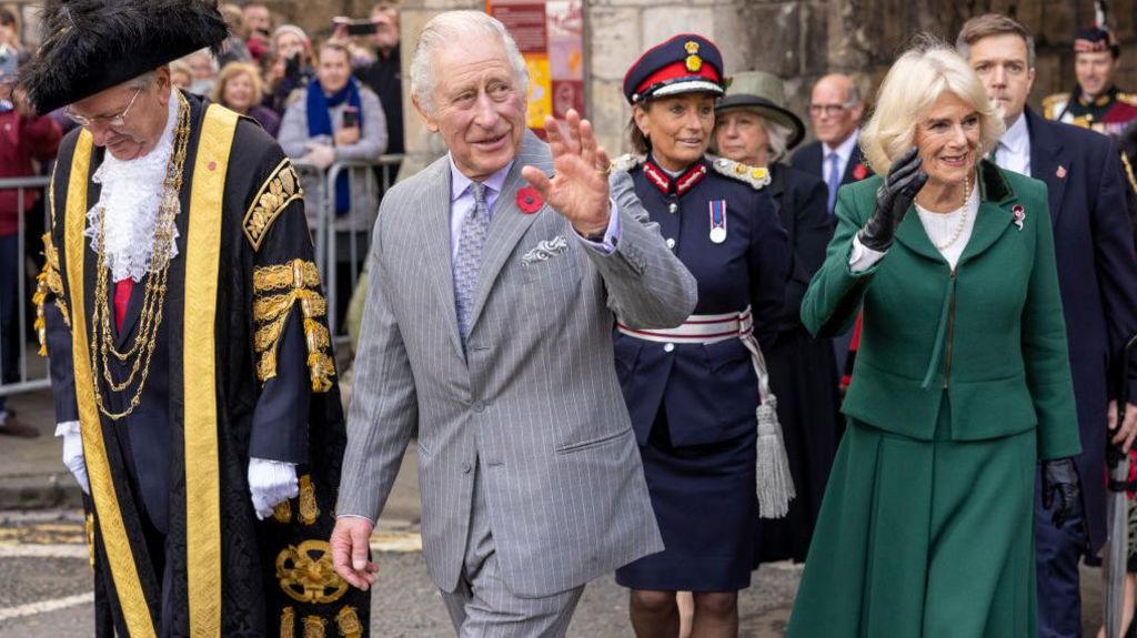 King and Queen Consort to hand out Maundy money at York Minster - BBC News