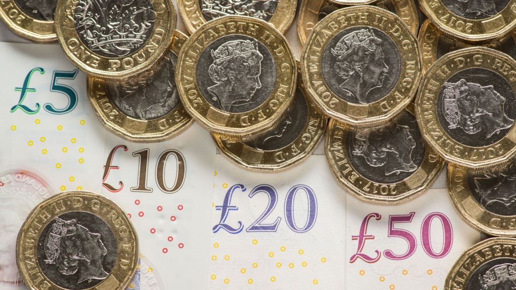Dirty UK coins and banknotes covered in bacteria and germs - BBC Newsround