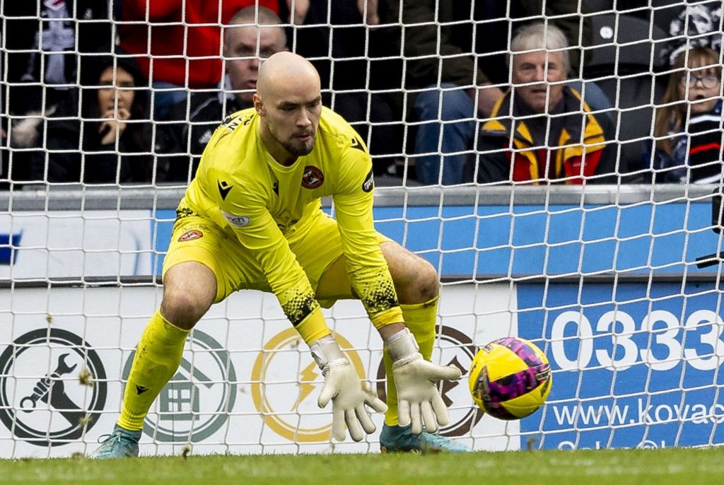 United goalkeeper Eriksson joins Nordsjælland on loan - BBC Sport