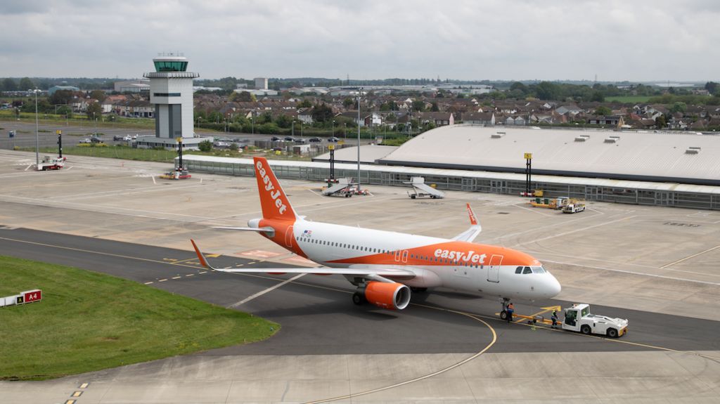 EasyJet returning to Southend airport with new destinations - BBC News