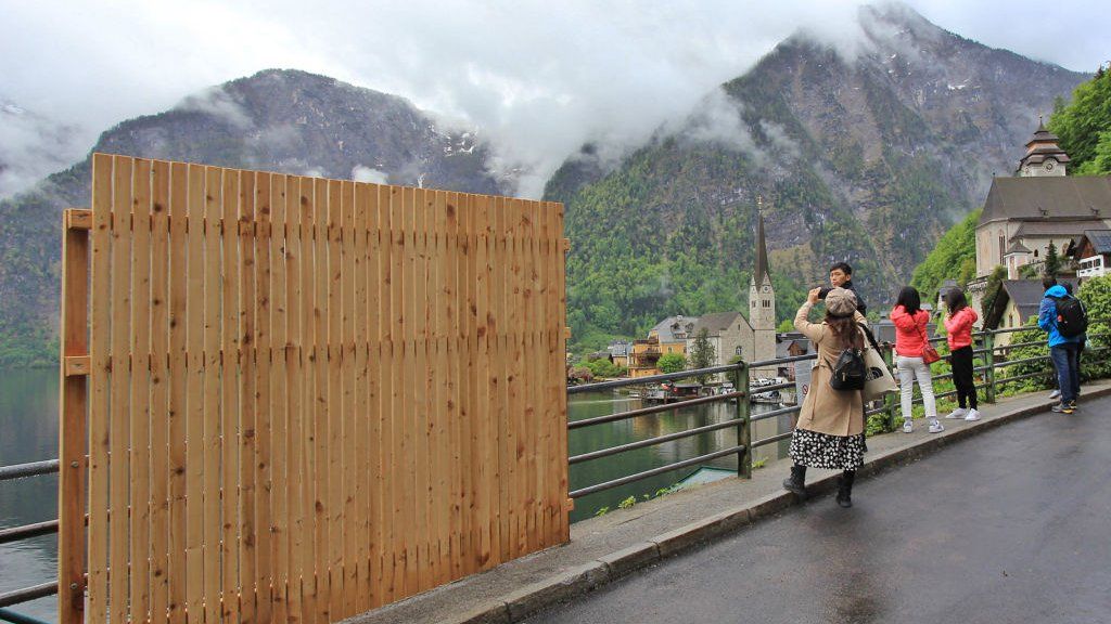 Hallstatt: Austrian town protests against mass tourism - BBC News