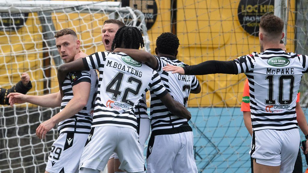 Watch Connor Shields give Queen's Park astonishing lead against Dundee ...