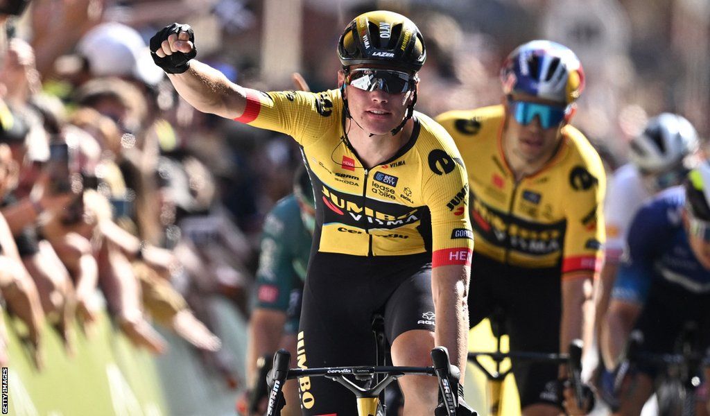 Tour of Britain: Dutch rider Olav Kooij sprints to victory on stage one - BBC Sport