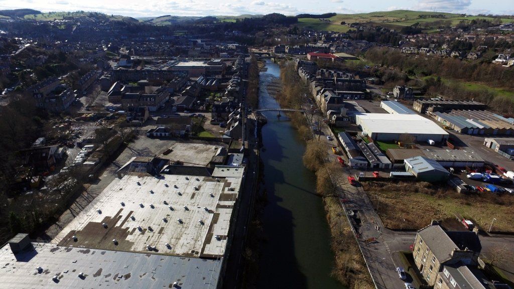 Hawick flood scheme progress monitored - BBC News