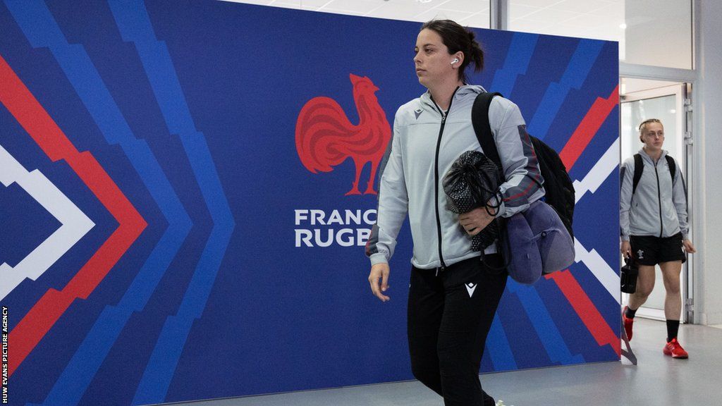 Sioned Harries column: Balancing Test rugby with teaching - BBC Sport