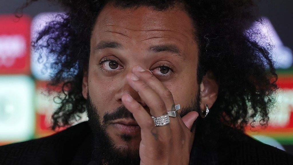 Marcelo: Real Madrid defender tears up during farewell speech - BBC Sport