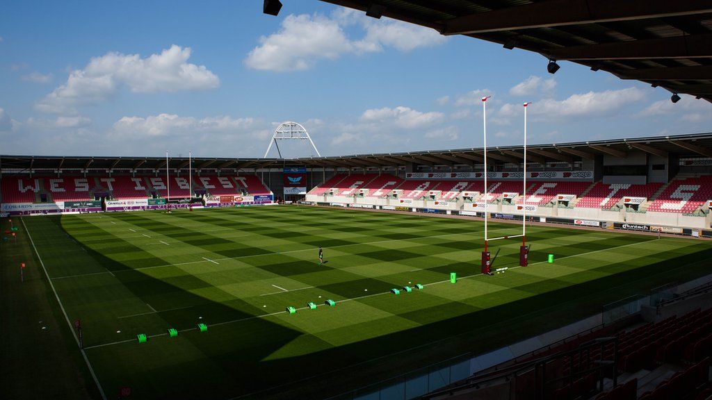 Scarlets: Welsh region report losses of £1.8m for 2021-22 - BBC Sport