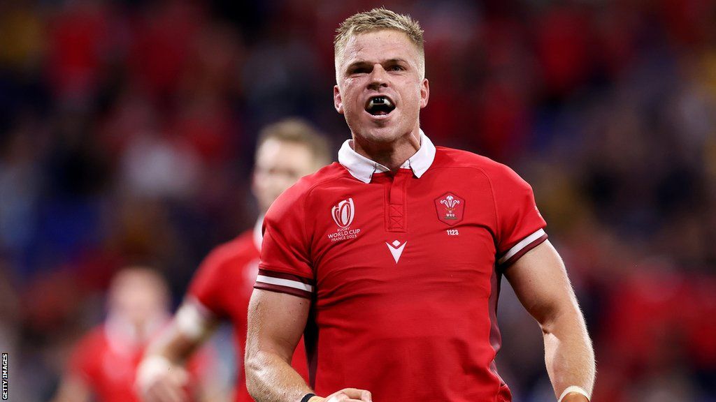 Gareth Anscombe: Gloucester sign Wales fly-half for 2024-25 season ...