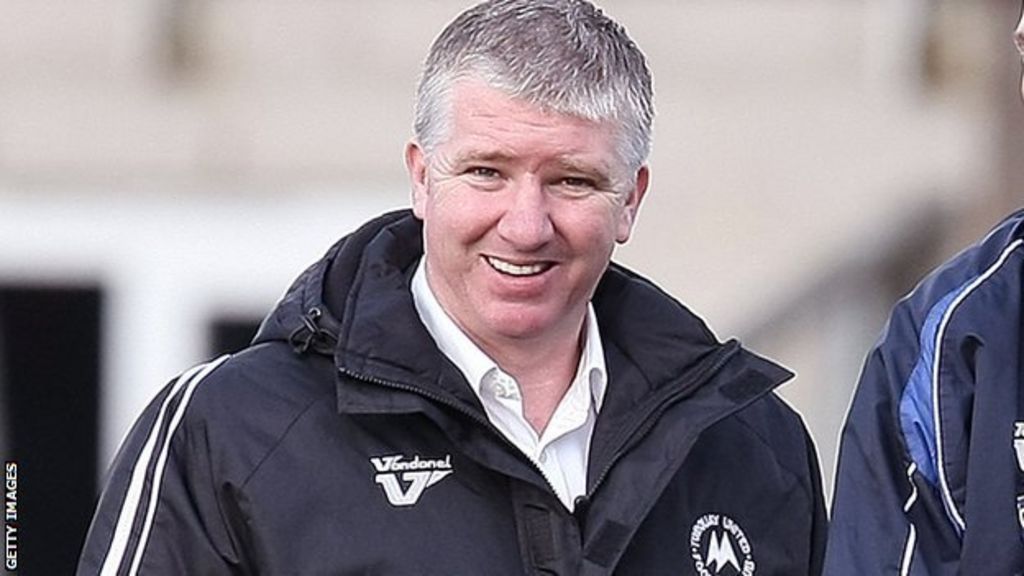 Martin Ling: Swindon's new boss has happy memories as player - BBC Sport