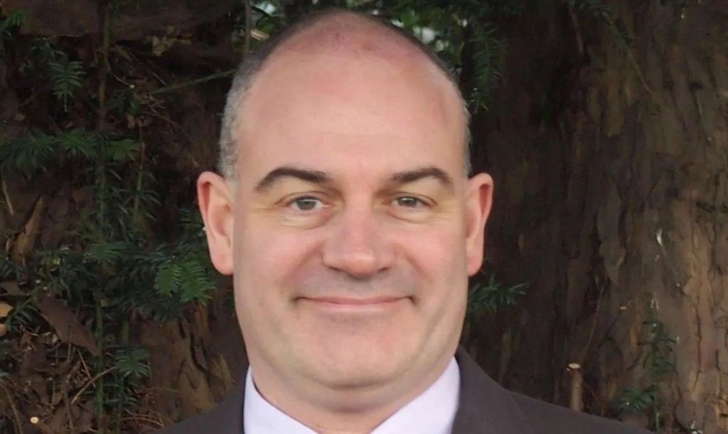 Kingswood by-election: Who can you vote for? - BBC News