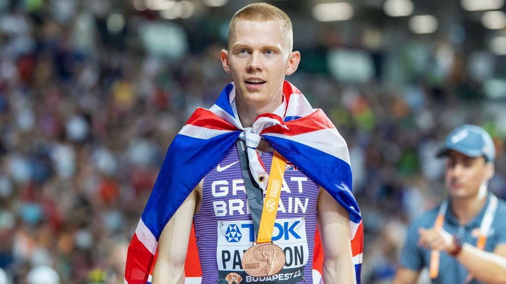 Night of 10,000m PBs: British athletes eye Olympic qualification - BBC ...