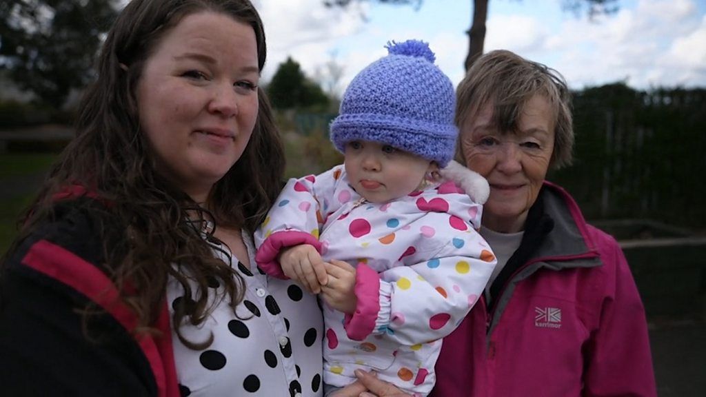 'Pwysig iawn' cael banciau llaeth y fron yng Nghymru - BBC Cymru Fyw