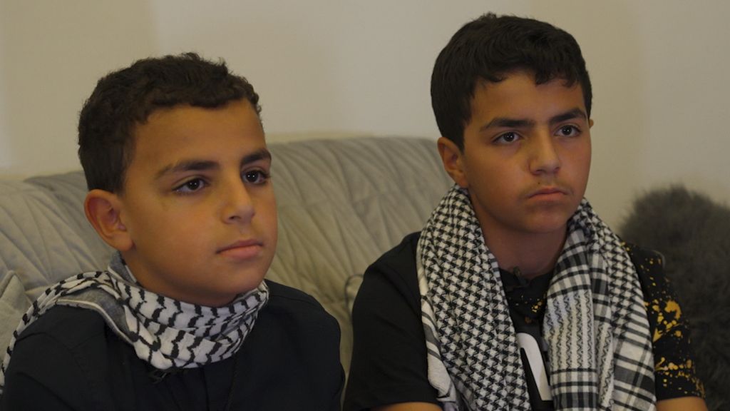 Israel and Gaza: Kids in the UK talk about relatives - BBC Newsround