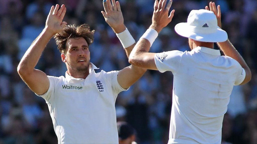 Steven Finn: Watch final Test wicket of Finn's career against Pakistan ...