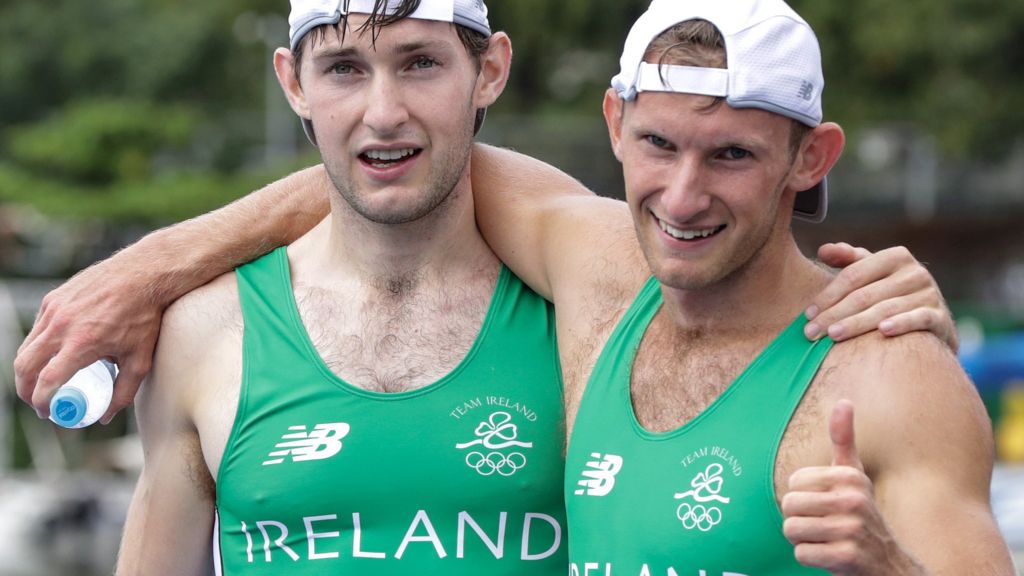 Rio 2016: O'Donovan brothers celebrate Rio silver - BBC Sport