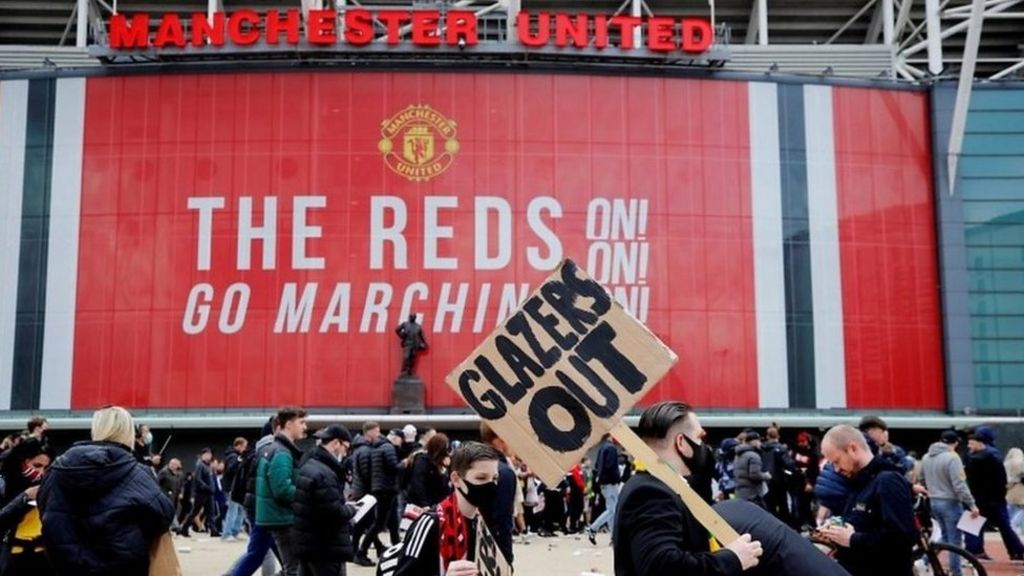 Manchester United: What happened during the protests? - BBC Newsround