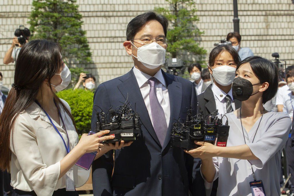 Lee Jae-yong: Samsung heir faces fresh charges over 2015 merger - BBC News