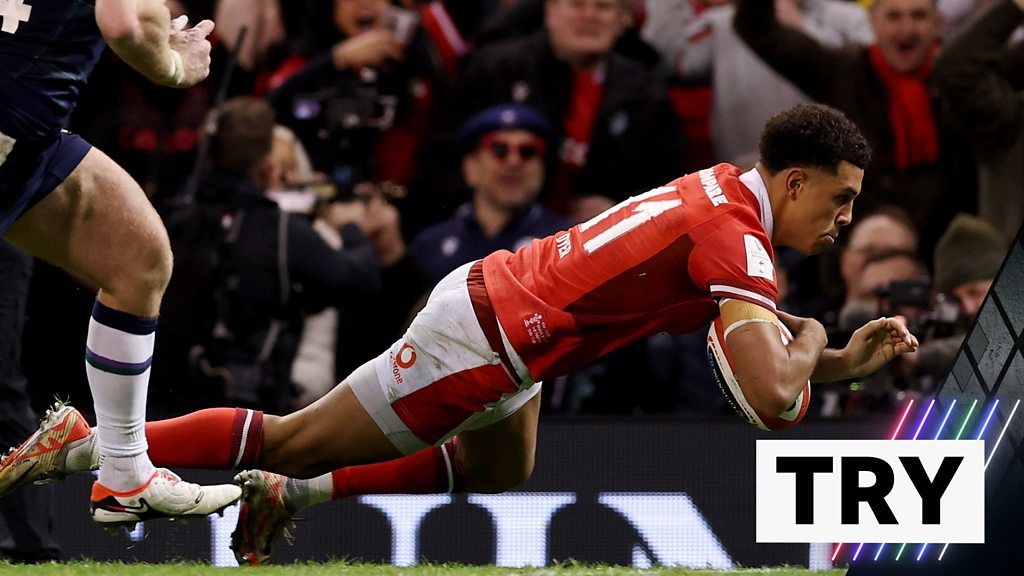 Six Nations: Rio Dyer scores 'beautiful' try for Wales against Scotland ...