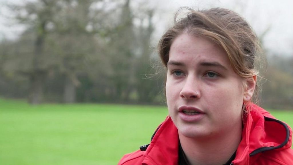 Bethan Lewis: Semi-pro deal allows Wales flanker 'good balance' - BBC Sport