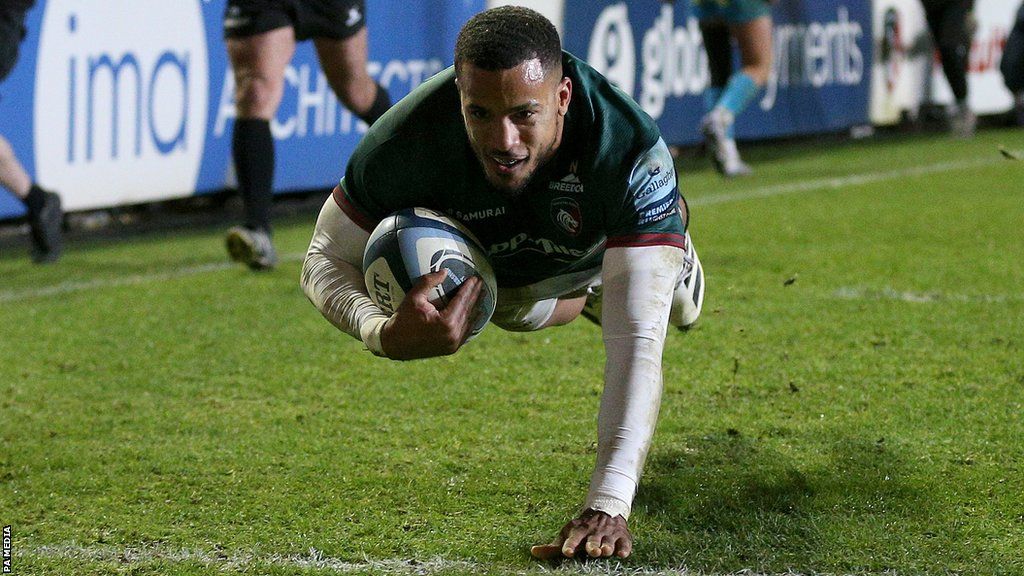 Premiership Rugby: Leicester 28-13 Gloucester: Anthony Watson scores ...