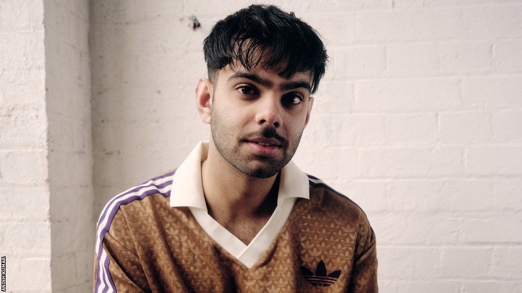 Premier League predictions: Chris Sutton v DJ & Newcastle fan Anish Kumar - BBC Sport