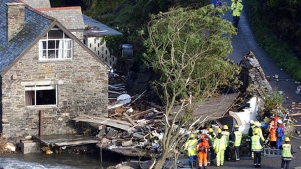 Boscastle flooding: 15 years on - BBC Weather