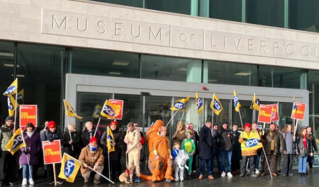 Liverpool museums strike ends after workers accept pay deal - BBC News