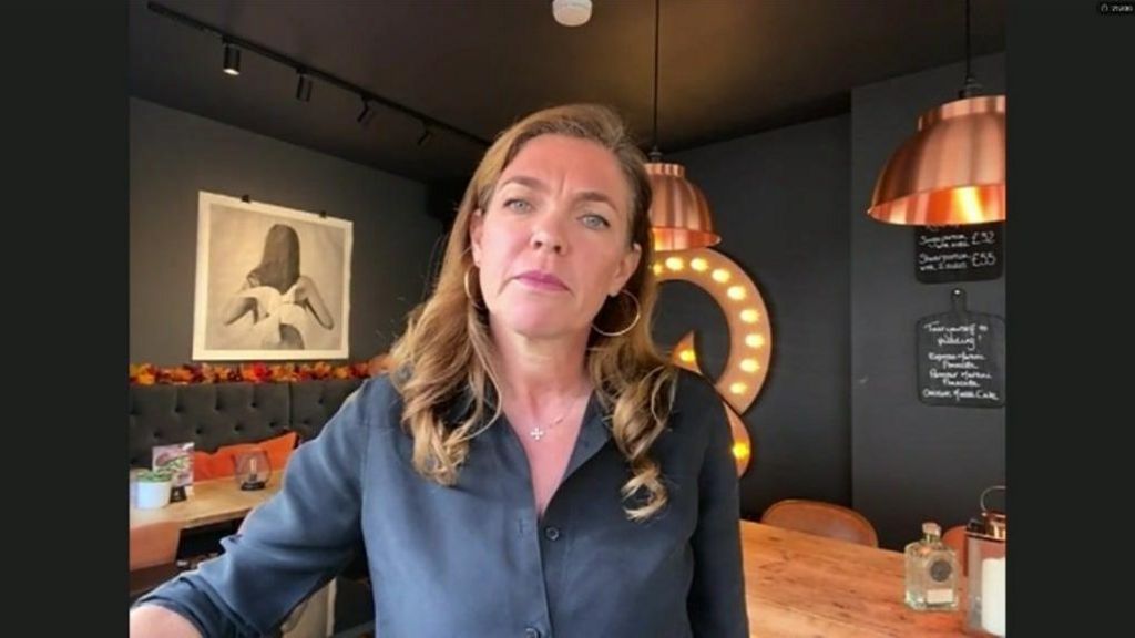 Medway Christmas lights saved thanks to funding from sponsors - BBC News