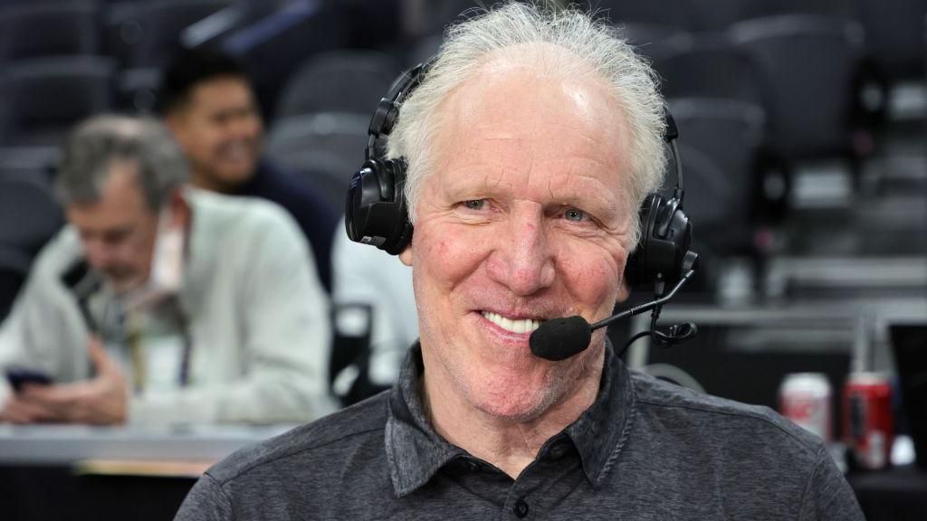 How Bill Walton became a voice for those who stutter - BBC News