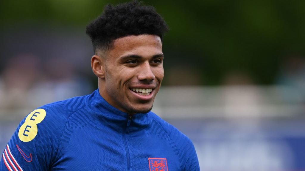 James Justin praises Leicester team-mates after England call - BBC Sport