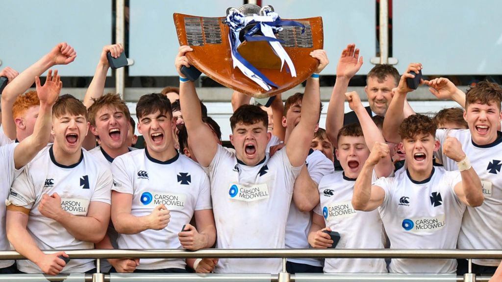 Watch: Methody produce late fightback to lift Schools' Cup - BBC Sport