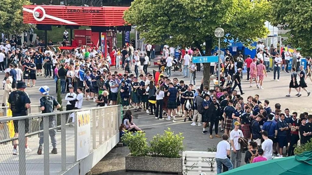 Tartan Army misery over Munich fan zone 'shambles' - BBC News