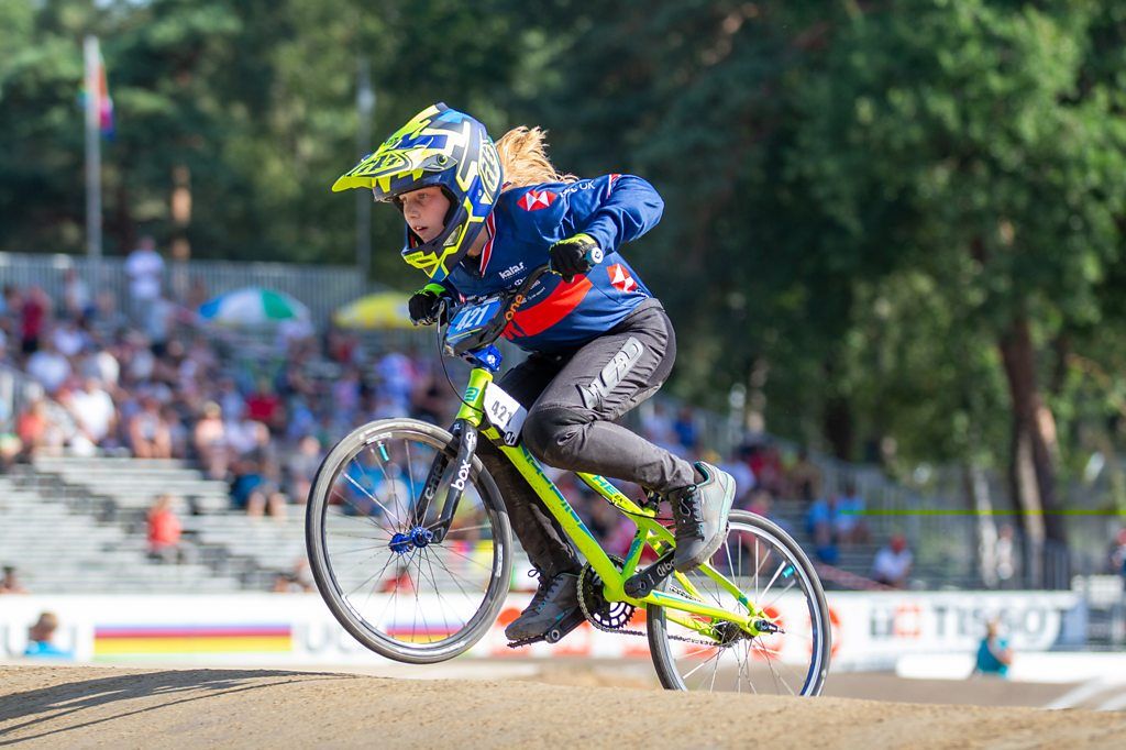 Watch: Freia Challis wows at the BMX World Championships - BBC Newsround