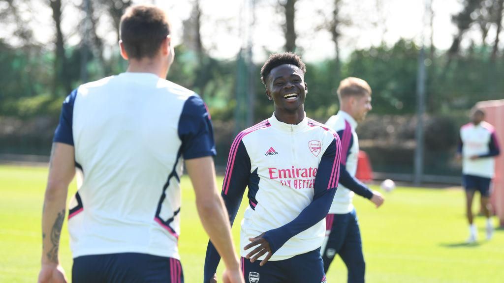 Arsenal: 'One penalty doesn't define Saka's season' - BBC Sport
