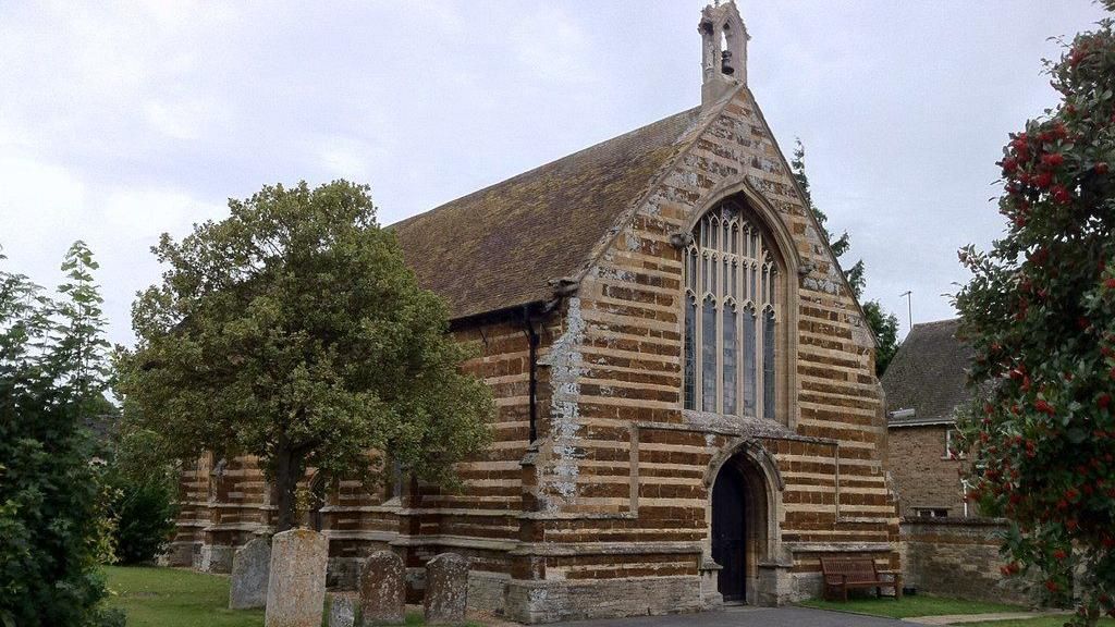 Higham Ferrers angel festival to fund building's repair - BBC News