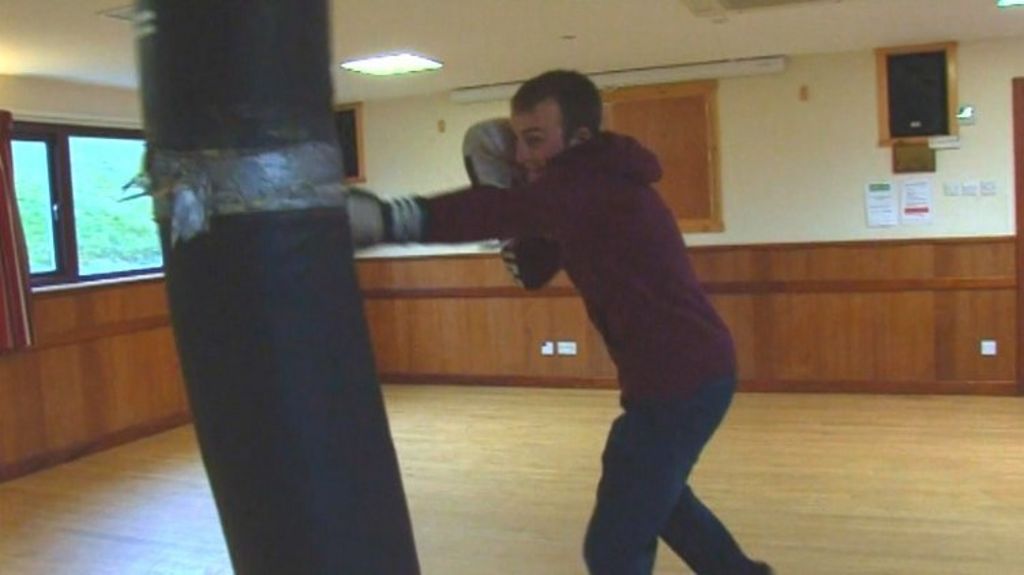 Get Inspired: Shetland boxer 'had to sleep rough' to make training ...