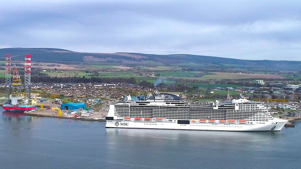 'Record' cruise year for Scottish ports - BBC News