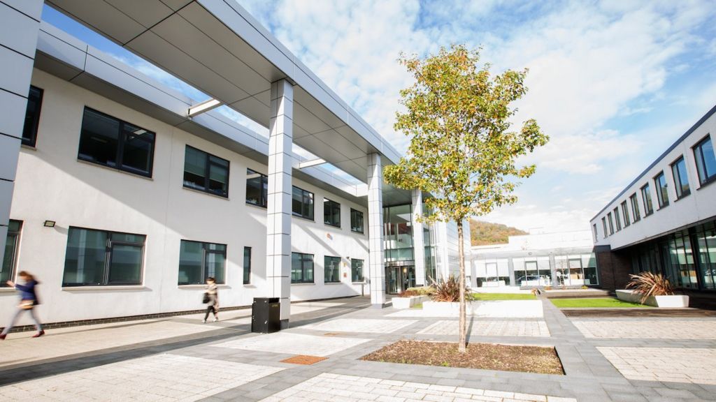 Borders College sewage heating system up for award - BBC News