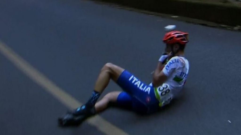 Rio 2016 Olympics: Road race leaders lose out in dramatic crash - BBC Sport