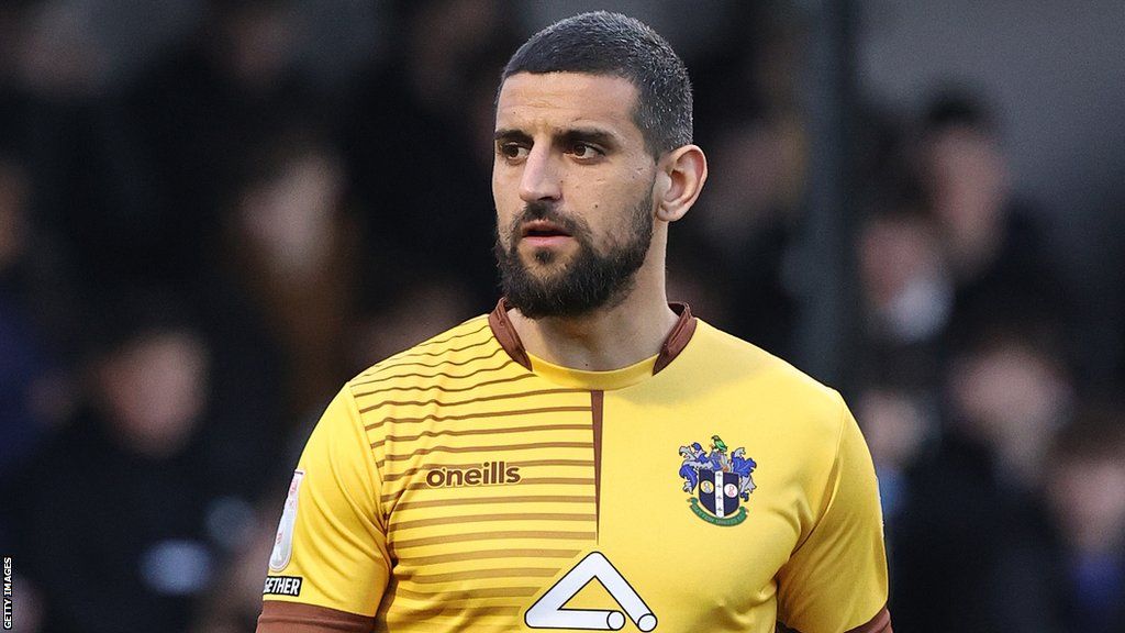 Omar Bugiel and Will Randall among 10 released by Sutton United - BBC Sport