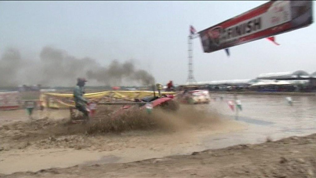 Is this the world's muddiest tractor race? - BBC Newsround