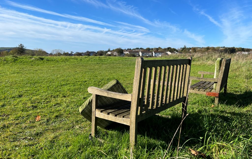Cyngor Ceredigion i drafod dyfodol cae Erw Goch ger Aberystwyth - BBC ...