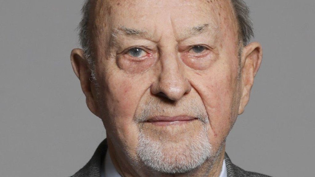Labour peer Lord Pendry faces parliamentary suspension - BBC News